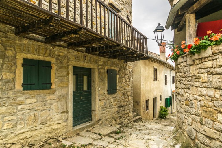 Die kleinste Stadt der Welt - Ein Besuch in Hum